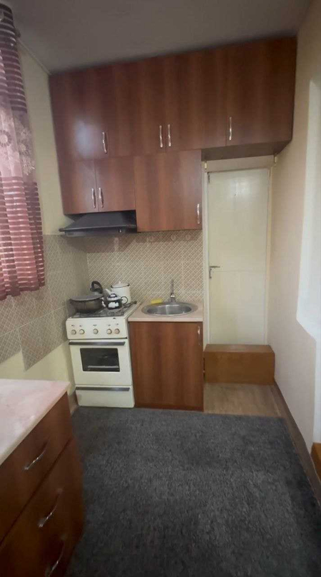 Tez sotiladi 2 honalik honadon 77 seriya gishtlik uy 4 qavat SR