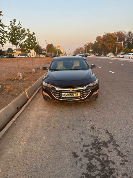 Малибу турбо сотилади 2021 йил,73000 юрган.