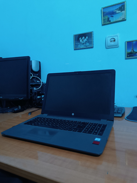Noutbuk HP 250 G6 Sotiladi!