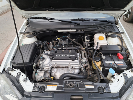 Daewoo Gentra 1.5 ideal