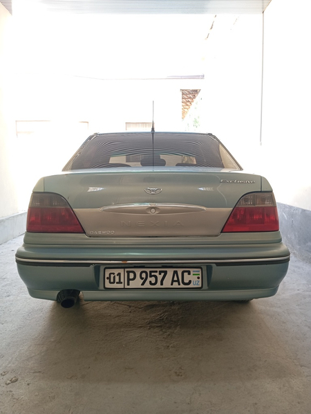 Nexia 1 2006 sotiladi