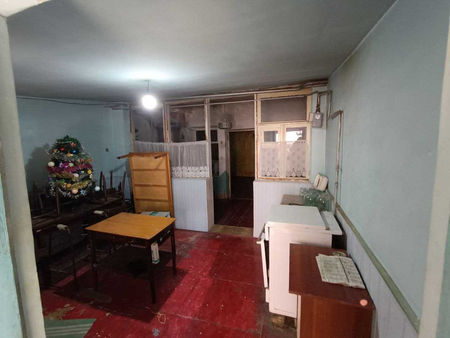 продаётся дом 2х комнатный в общем дворе