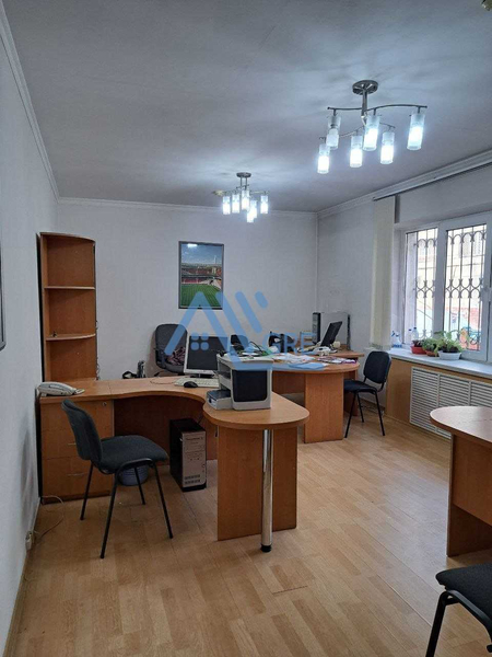 Садыка Азимова напротив Японского посольство 138м² 5\1\5 под офис