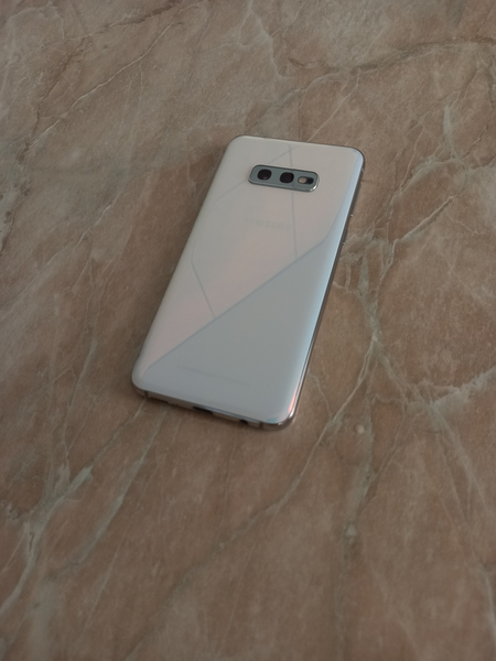 Samsung s10e идеально