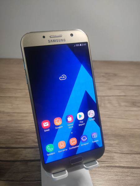 Samsung A7 sotiladi