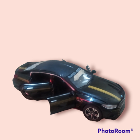 Коллекционная металлическая машинка BMW M8