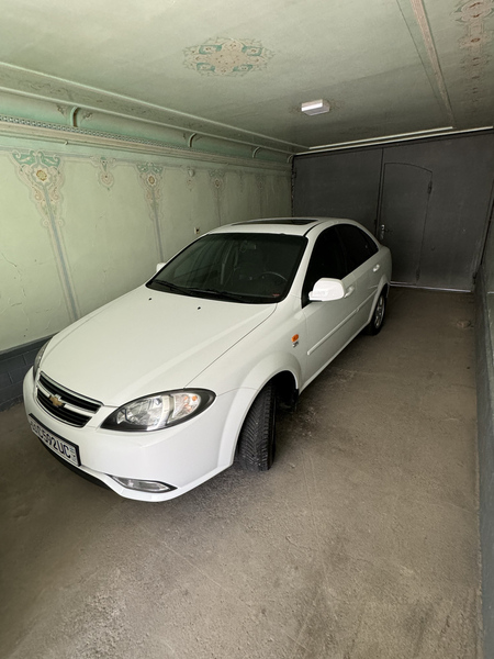 Chevrolet lasetti 3-позиция сотилади