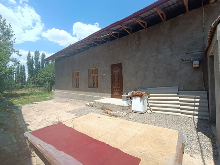 Uy sotiladi 12sotix yangiyolda m39 bitonkada