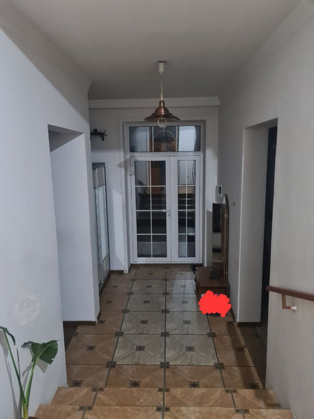 Зенитда 4,7 сотих уй сотилади ID: 24a359