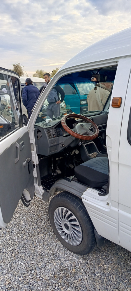 Damas srochni sotiladi