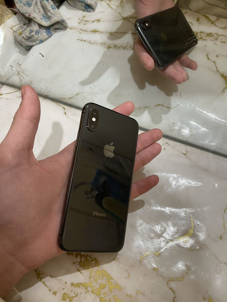 Iphone x 64gb arzon srocna sotilad