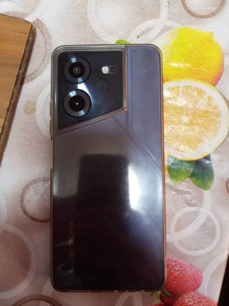 Tecno pova 5. В подарок аирподс