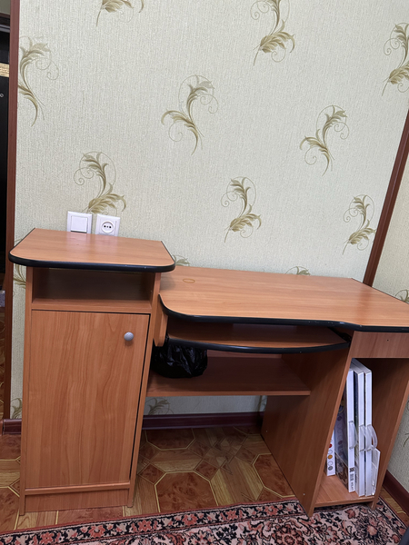 Письменный стол