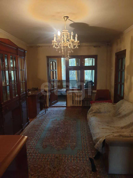 Срочно продаю большую 2-х переделанную в 4х комнатную Саламатина (157)