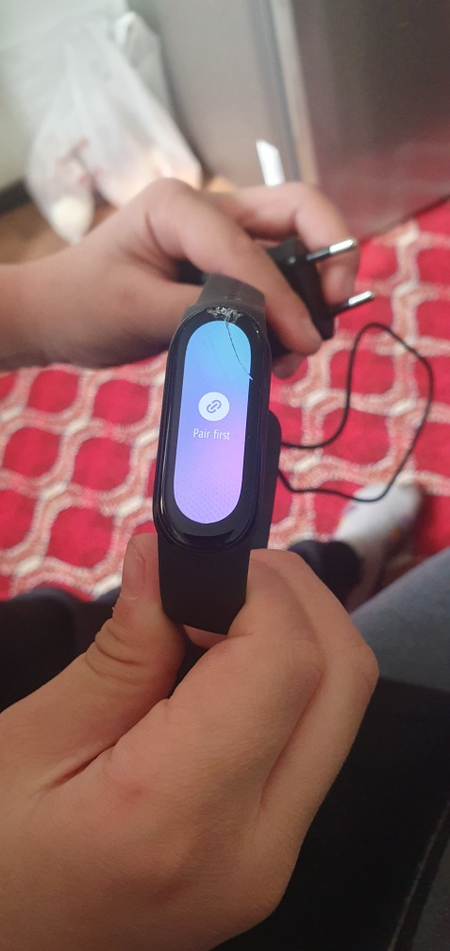 Продается Mi Band 6