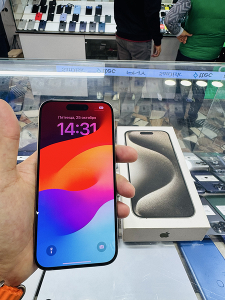 iPhone 15 Pro 256 gb natural