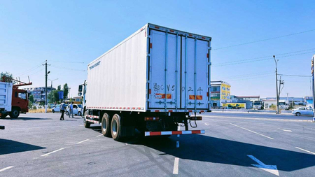 Shacman 7.5m furgon 18tonnali Evro5 2mostli ISUZU HOWO gaz Metan 100%