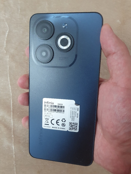 Srochna Sotiladi Infinix Smart 8 4/64Gb Black Orginal