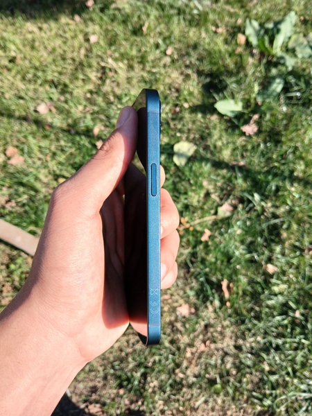 IPHONE 13 DUAL Sim Dubai 13pro 12pro 14pro