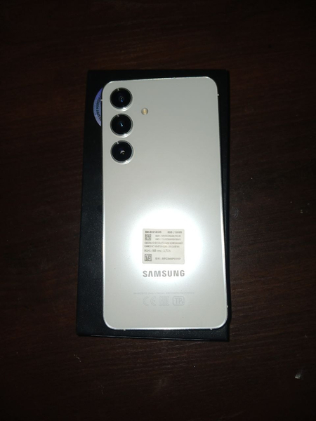 Samsung galaxy s24 обмен  на айфон 13 Не ниже