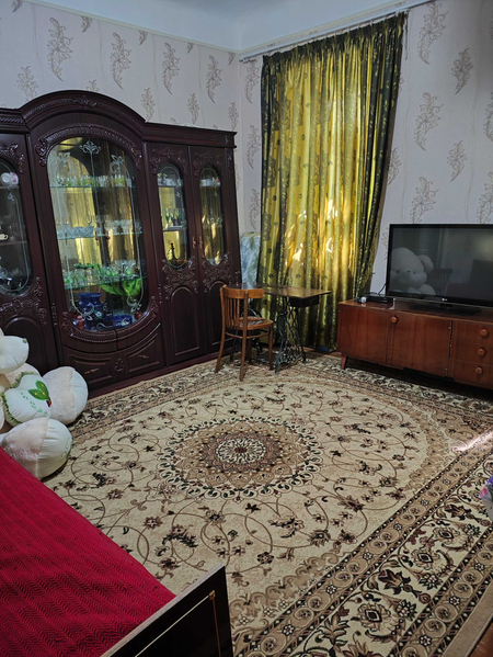 Продается квартира 2х (переделанная в 3х) комнатную. Чирчик, горпарк