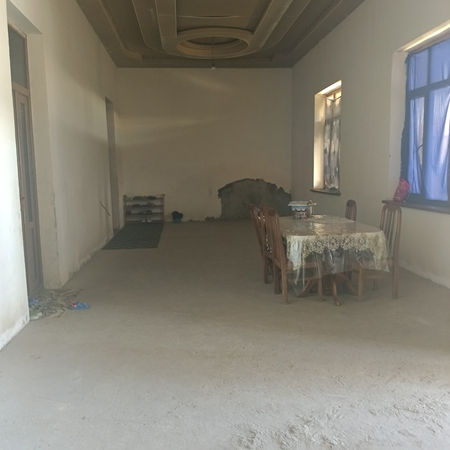 Uchastka  hovli  hujjatlar joyida  bor