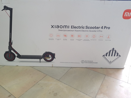 Продаётся электро самокат Xiaomi 4 Pro