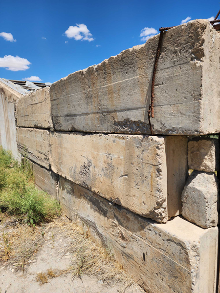 Fundament blok sotiladi