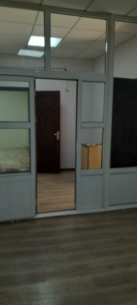 Аренда  помещения  2 комнаты на Сргели-8а