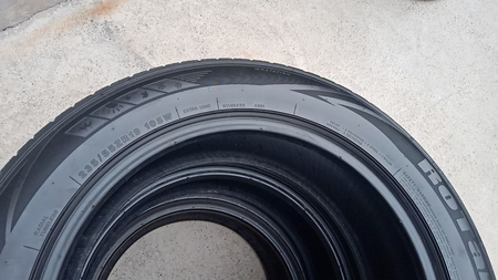235 55 R19 Shina Rottalla