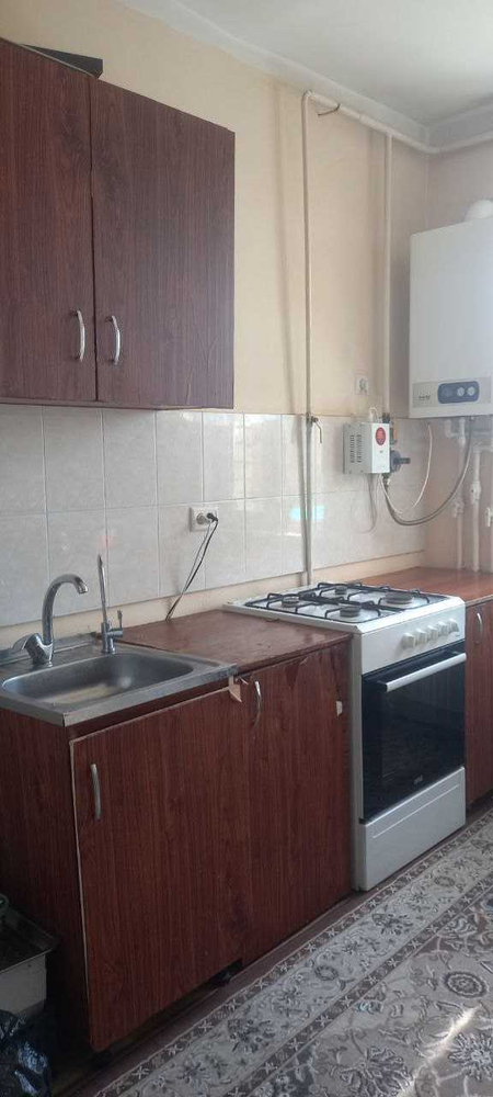 Sergili 3 bekatti oldi 2dom 2xona 48 kv srochna sotiladi 65000$