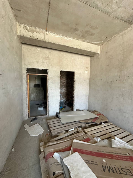 Продаётся 4х комнатная 2й этаже Бухара Сити 280м² дёшево срочно