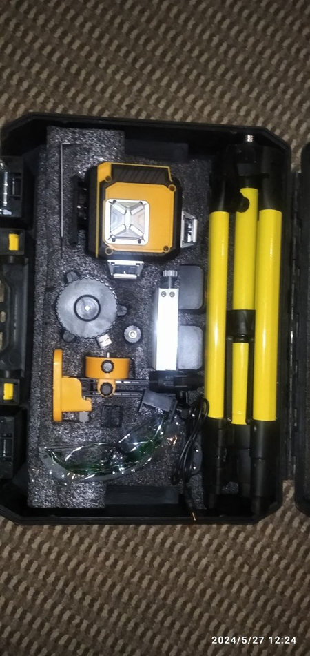 Продам лазер dewalt новый