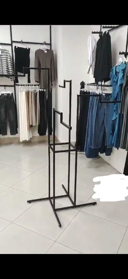 Вешалки в магазин