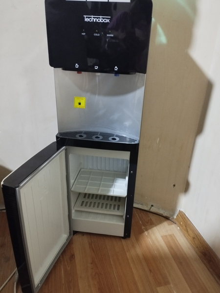 Кулер с холаденик срочно продаю