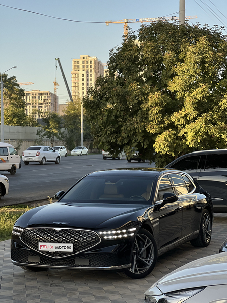 Hyundai Genesis G 90