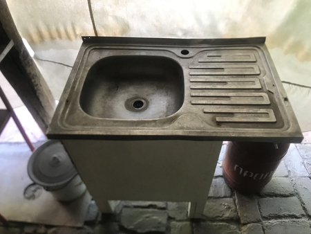 Kuxiniy tumba rakvinalar  sotiladi