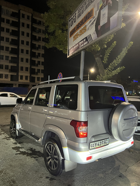 Uaz patriot narxini kelishamiz srochna sotiladi