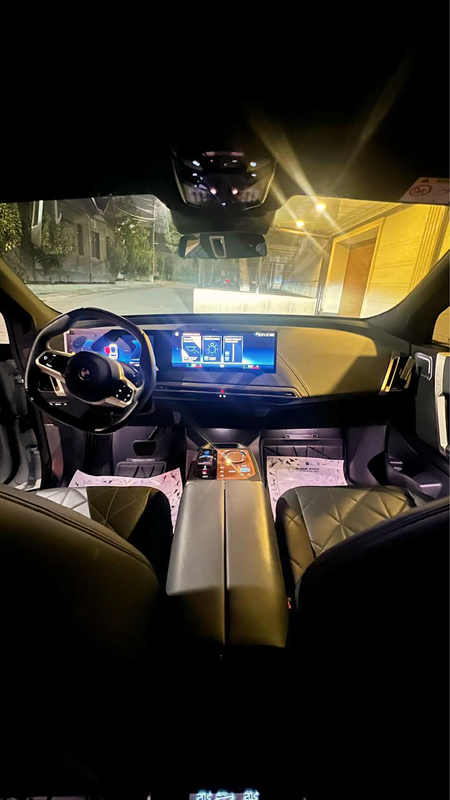 BMW IX XDriveM40. black piano. swarovski