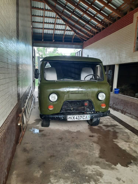 UAZ 452A rangi yashil xaki