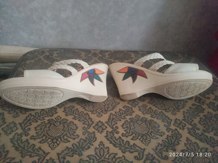 Продам басаножки 36 размер