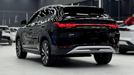 BYD SONG PLUS 8000$ bilan chiqadi