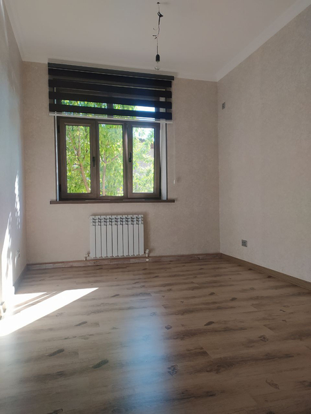 Продам Дом 4 комнаты , 2.7 сотки