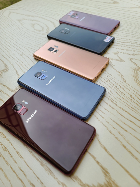 Samsung Galaxy S9 DUOS. OzU 4/64 GB. Garantya beriladi. IME tayyor.