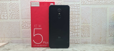 Продам телефон REDMI 5 plus 64/4
