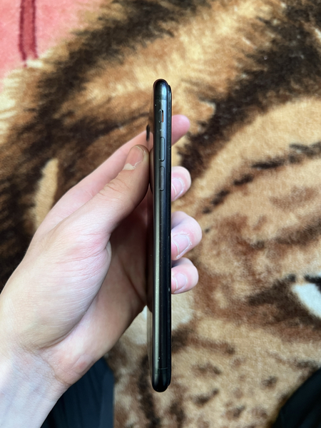 iPhone 7 в хорошем состоянии