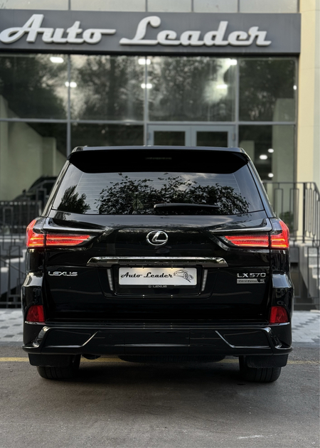 Lexus 570 S Black edition