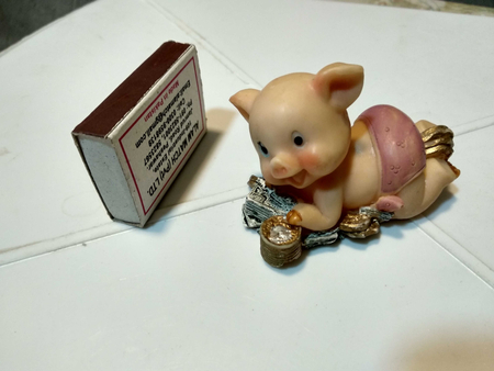 Сувенир 'Денежный поросёнок'.