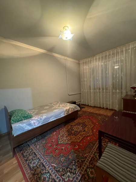 Продаётся двухкомнатная квартира на Ойбеке
