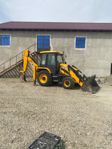 JCB трактори сотилади